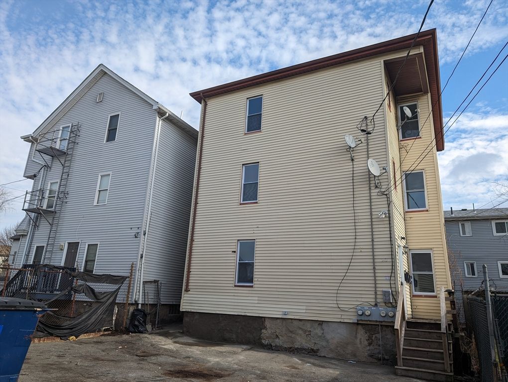 20 Quequechan St, Fall River, MA 02723 - See Est. Value, Schools & More