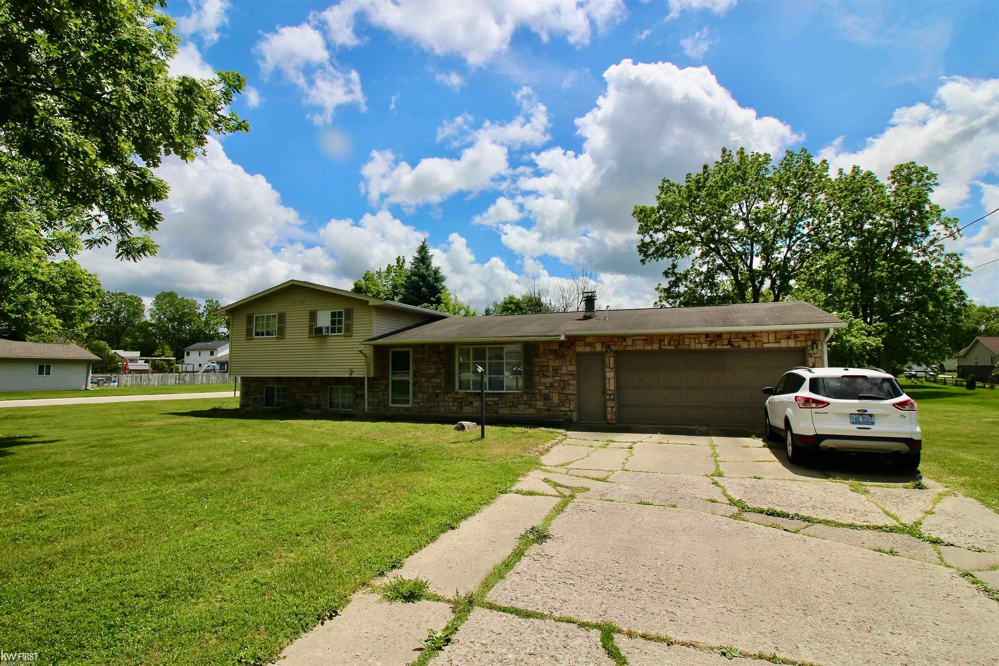 6056 E Maple Ave, Grand Blanc, MI 48439 - See Est. Value, Schools & More
