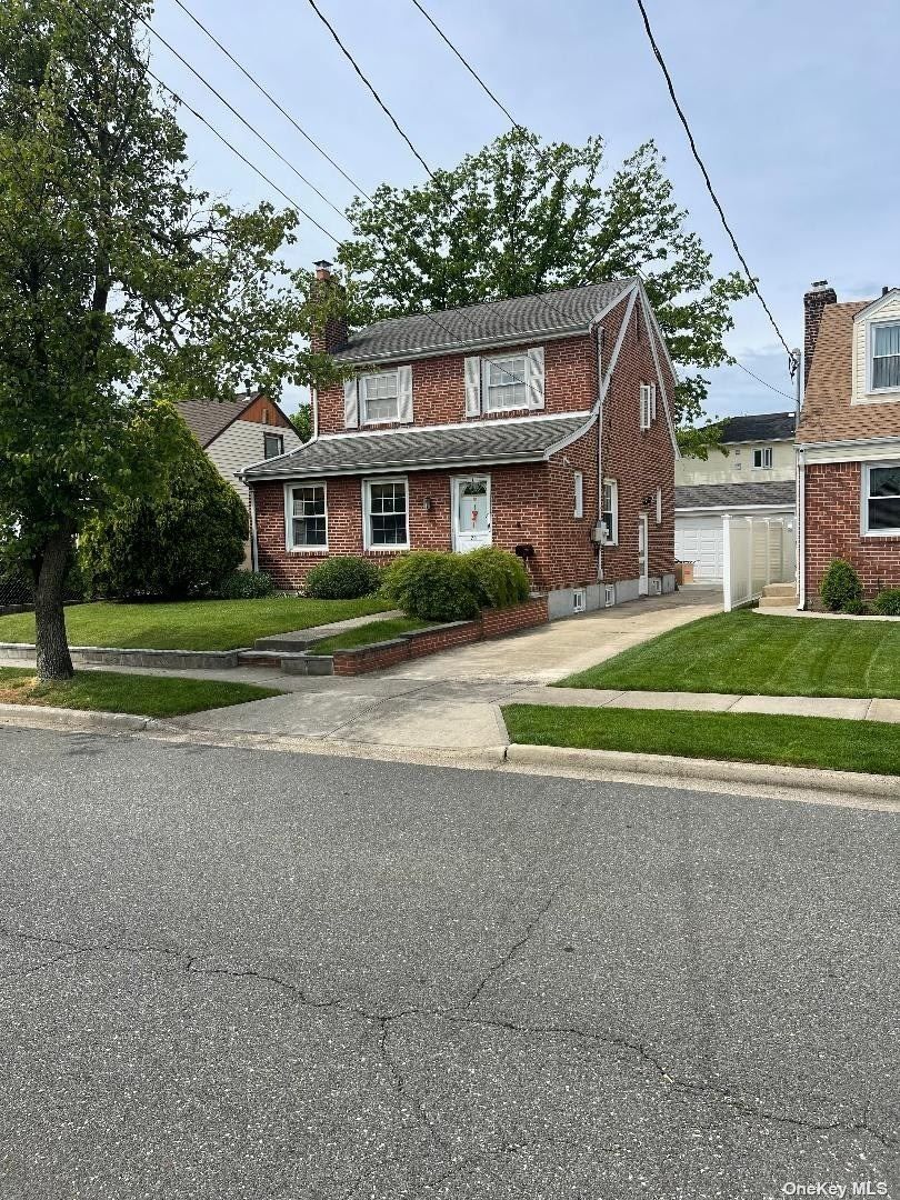 73 Broadway, West Hempstead, NY 11552 | Trulia