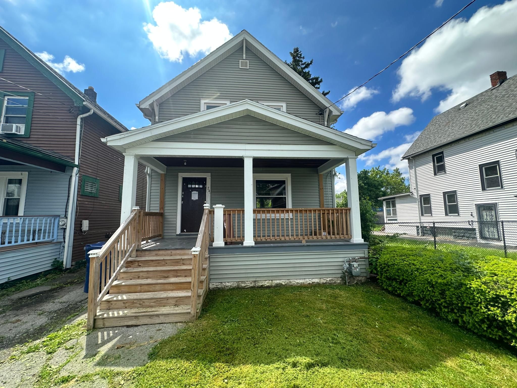 24 Manhattan Ave, Buffalo, NY 14215 - See Est. Value, Schools & More