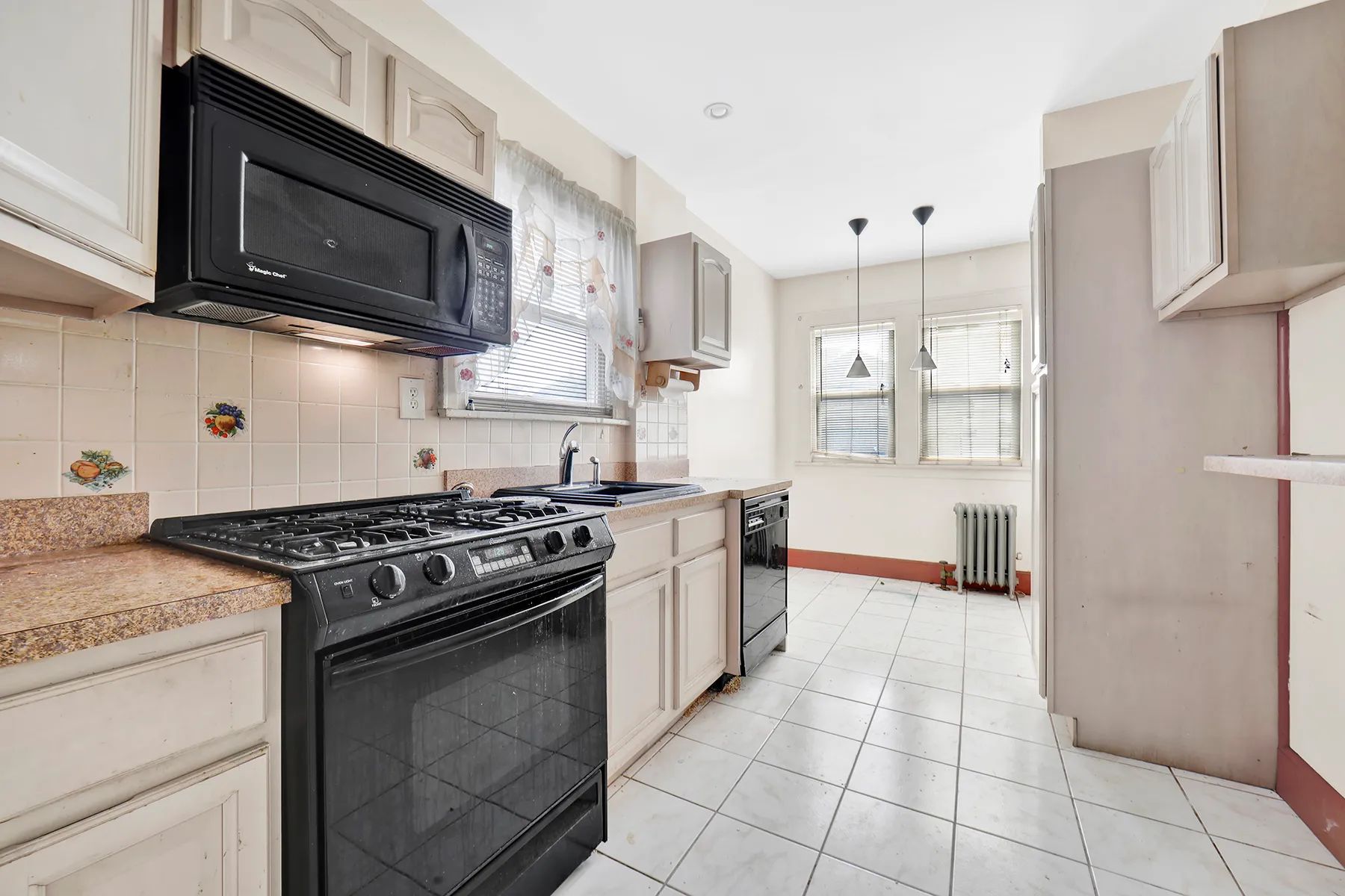 21428 112th Rd, Jamaica, NY 11429 - See Est. Value, Schools & More