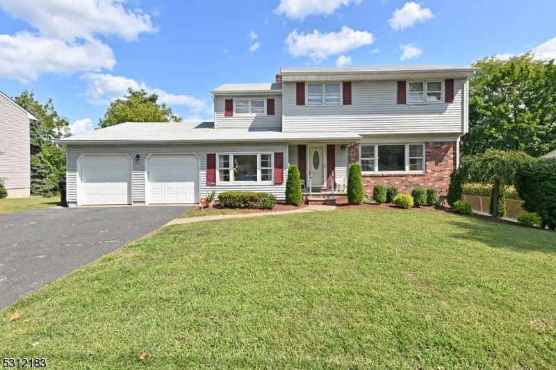 350 Forest Ave, Paramus, NJ 07652 - See Est. Value, Schools & More