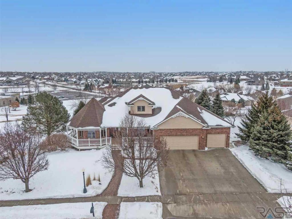 2416 W Carriage Ct, Sioux Falls, SD 57108 - See Est. Value, Schools & More