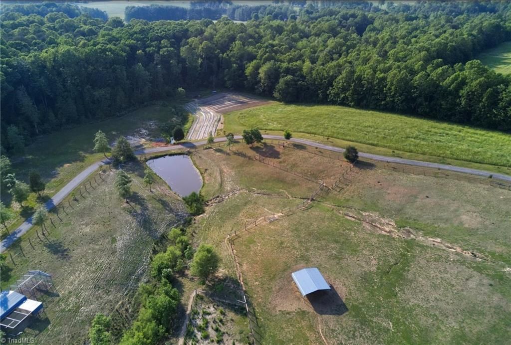 685 Outback Dr, Ronda, NC 28670 - See Est. Value, Schools & More