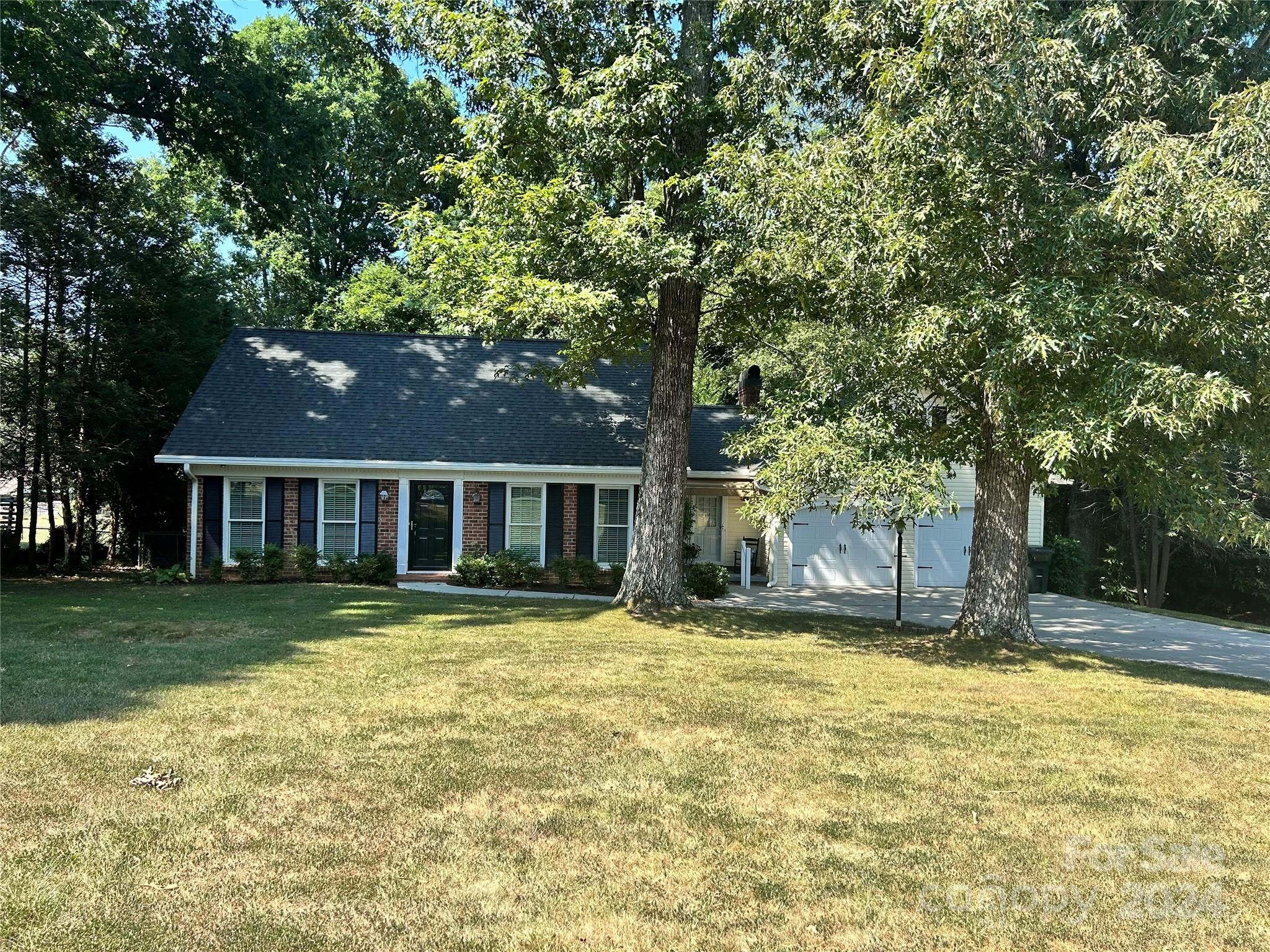 131 25th Ave NW, Hickory, NC 28601 - See Est. Value, Schools & More