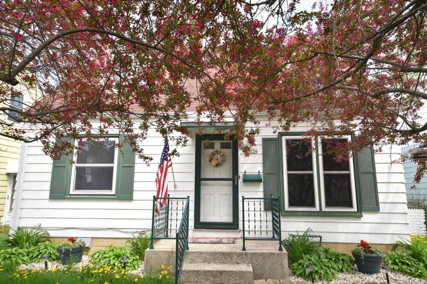 3234 N 85th St, Milwaukee, WI 53222 - See Est. Value, Schools & More