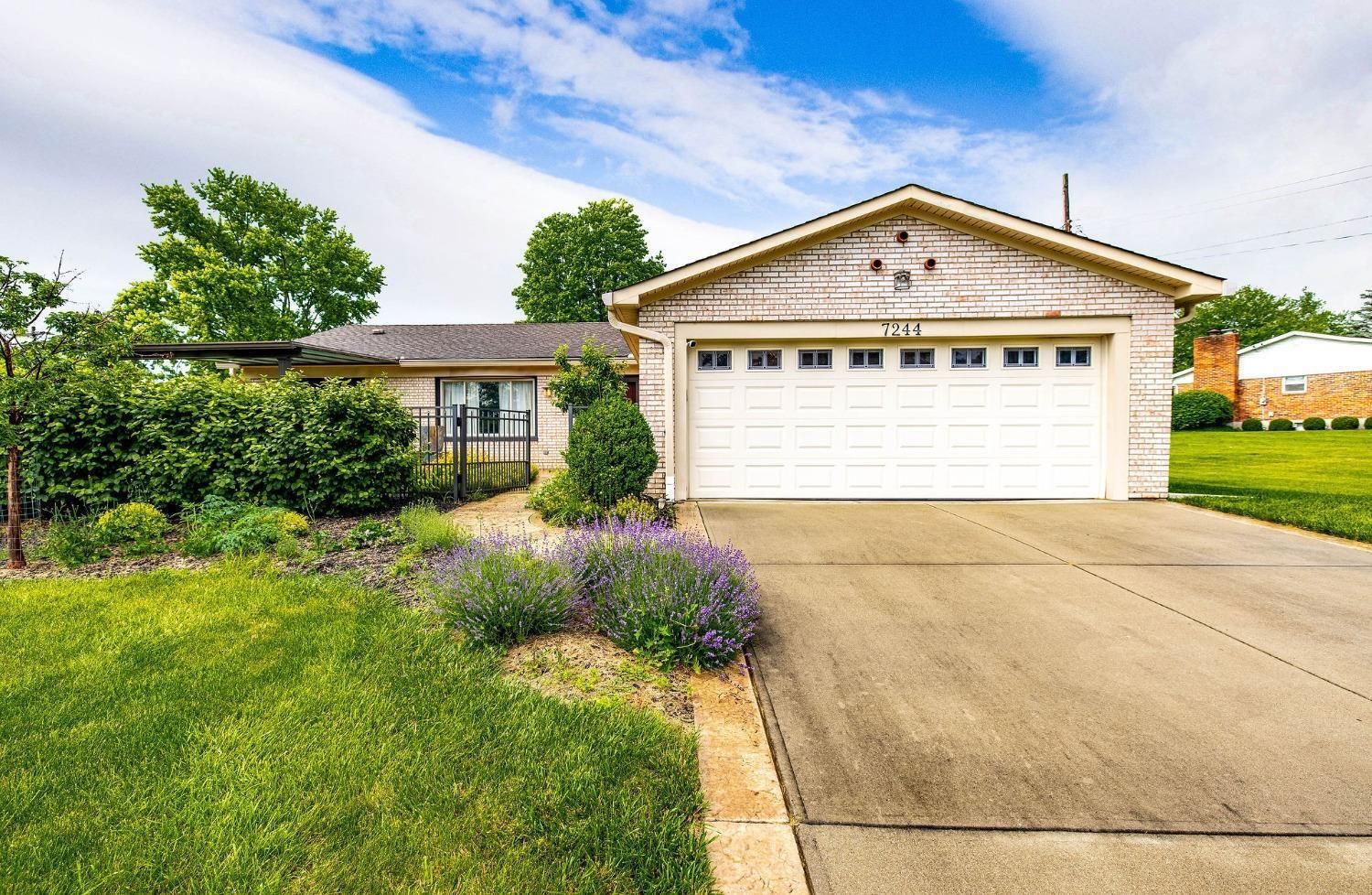 7244 Hollywood Dr, West Chester, OH 45069 - See Est. Value, Schools & More