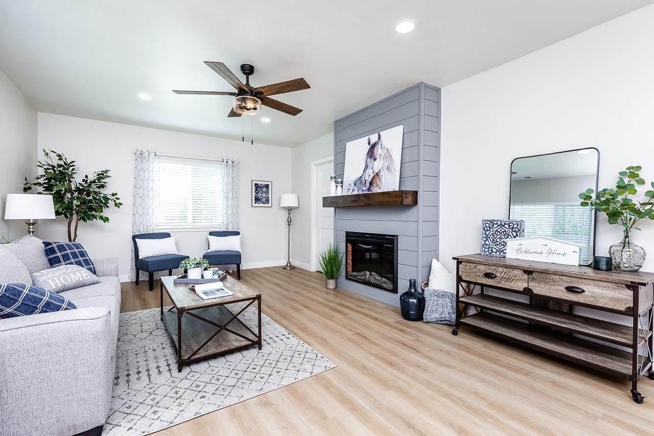 5951 15th Ave, Sacramento, CA 95820 - See Est. Value, Schools & More