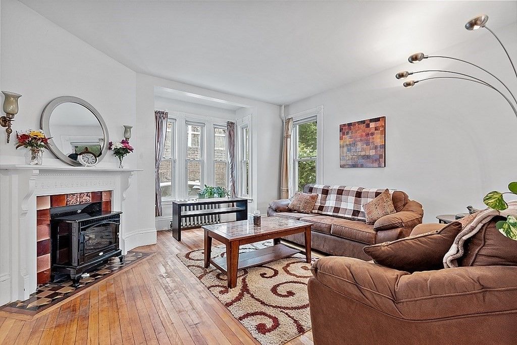 33 School St, Fitchburg, MA 01420 - See Est. Value, Schools & More