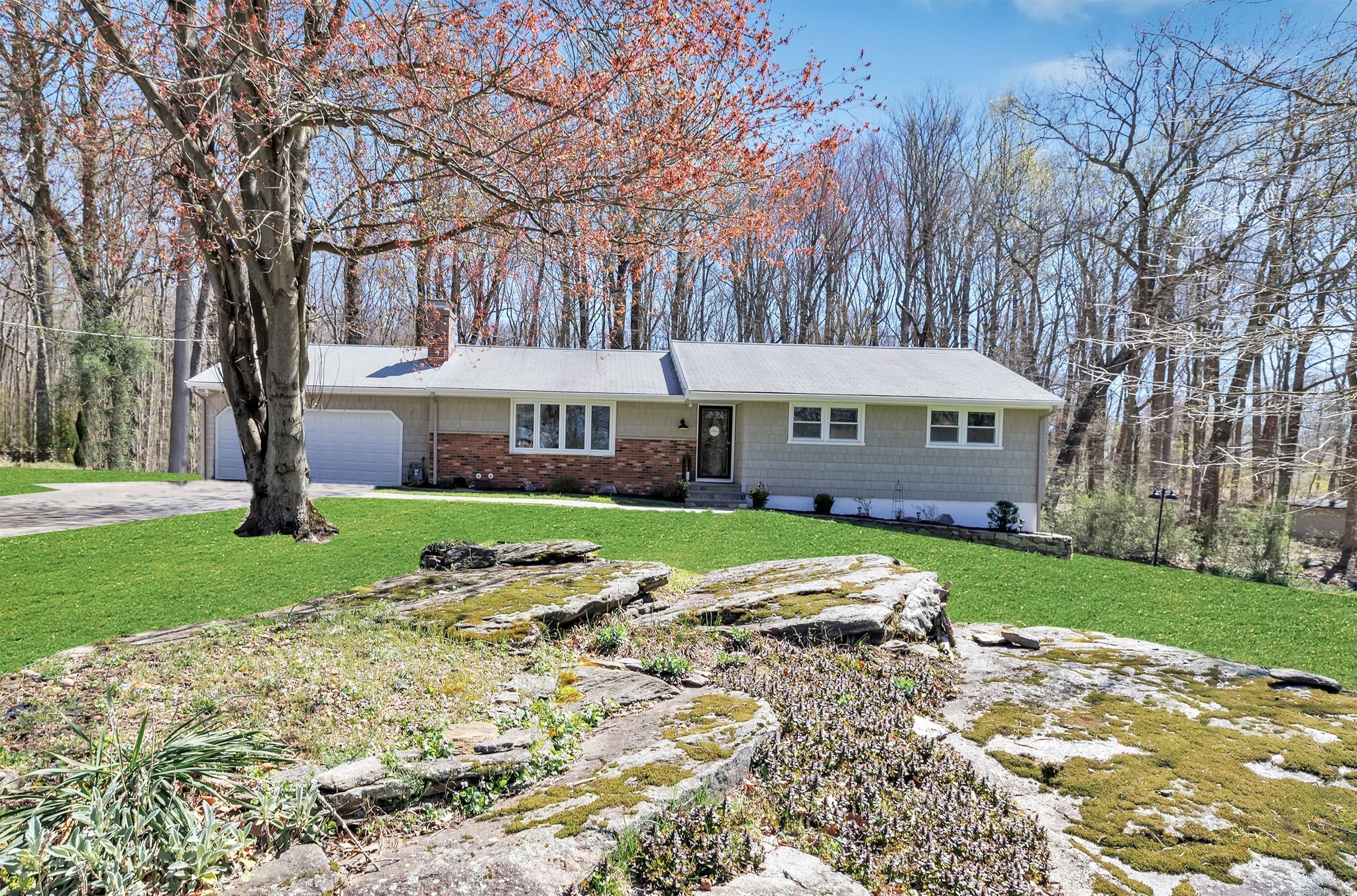 22 Split Rock Road, Trumbull, CT 06611 - See Est. Value, Schools & More
