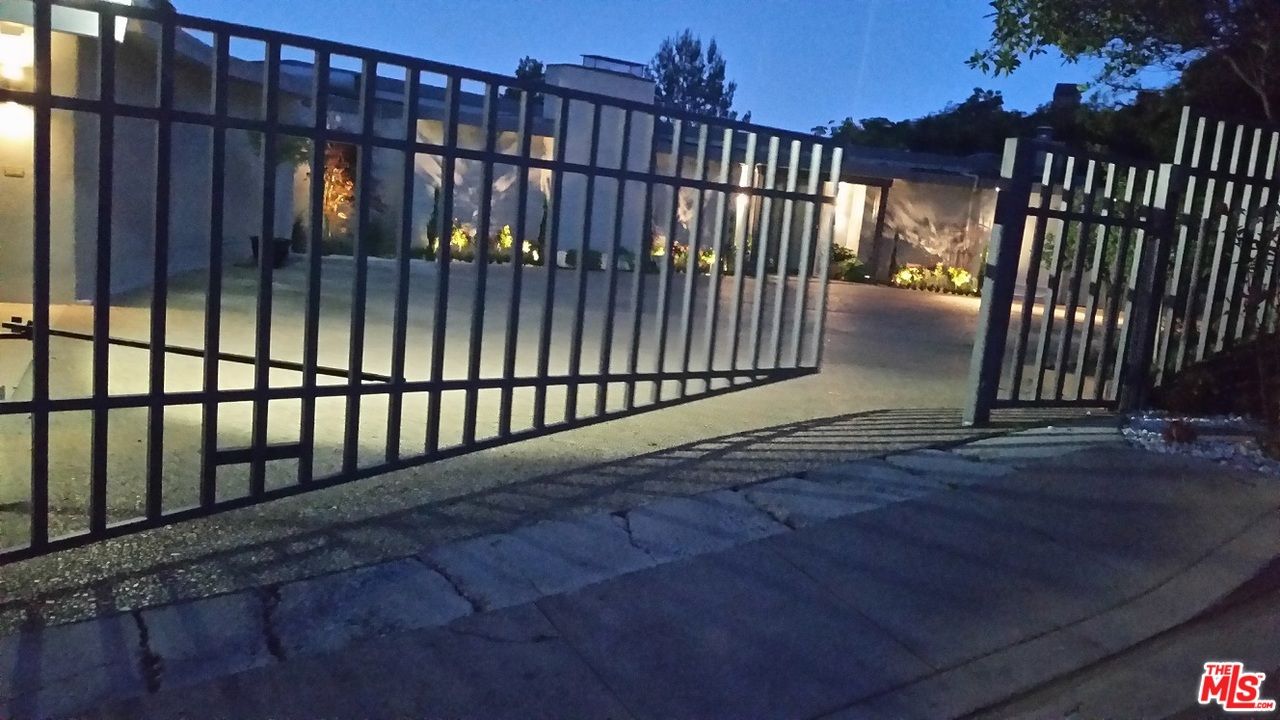 1110 Bel Air Pl, Los Angeles, CA 90077 - See Est. Value, Schools & More