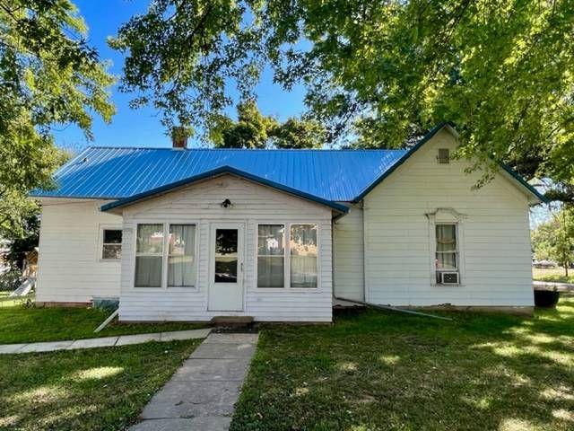 612 Chestnut St, Tarkio, MO 64491 - See Est. Value, Schools & More