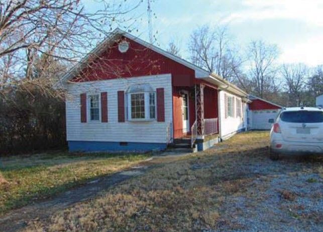 213 W Hickory St, Bluford, IL 62814 - See Est. Value, Schools & More