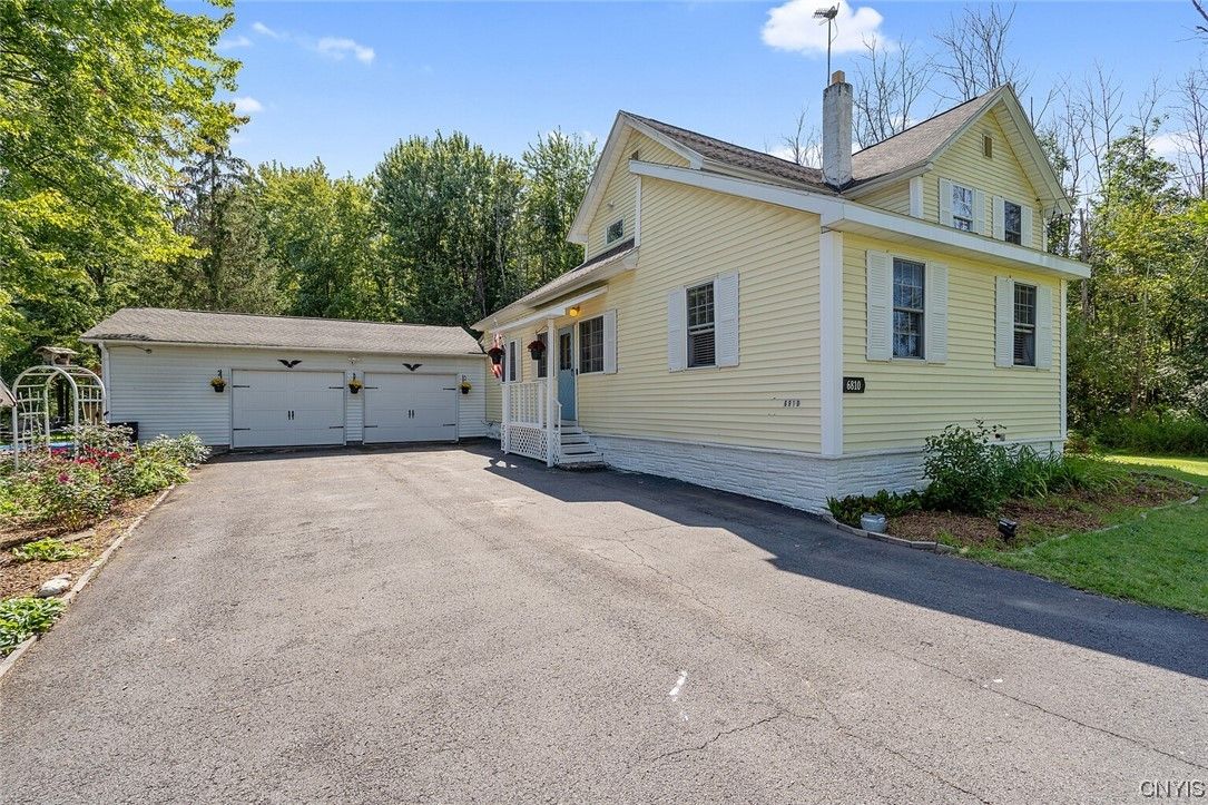 6810 Benedict Rd, East Syracuse, NY 13057 - See Est. Value, Schools & More