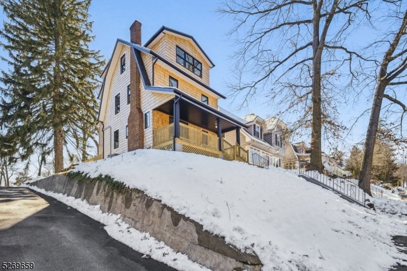 172 Bay Ave, Glen Ridge, NJ 07028 - See Est. Value, Schools & More