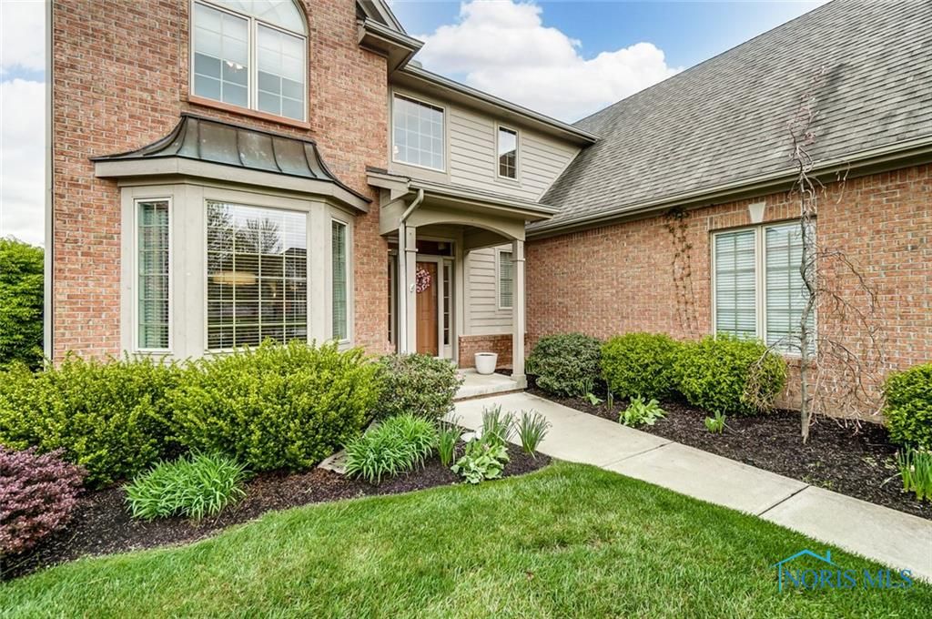 4738 Farm Creek Ln, Sylvania, OH 43560 - See Est. Value, Schools & More