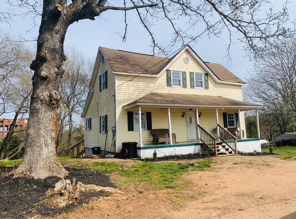 365 Main St, Converse, SC 29329 - See Est. Value, Schools & More