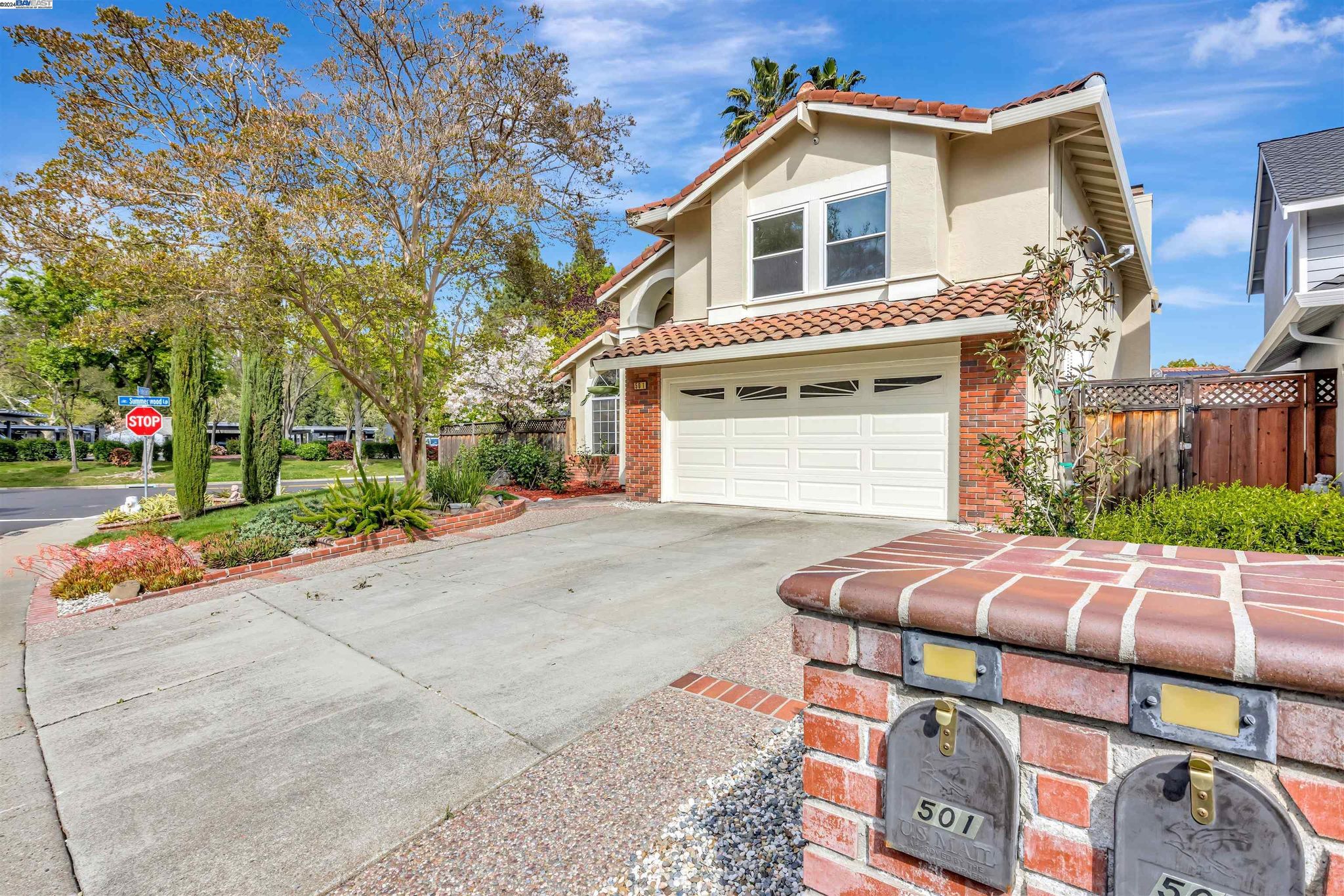 501 Fallen Leaf Cir, San Ramon, CA 94583 - See Est. Value, Schools & More