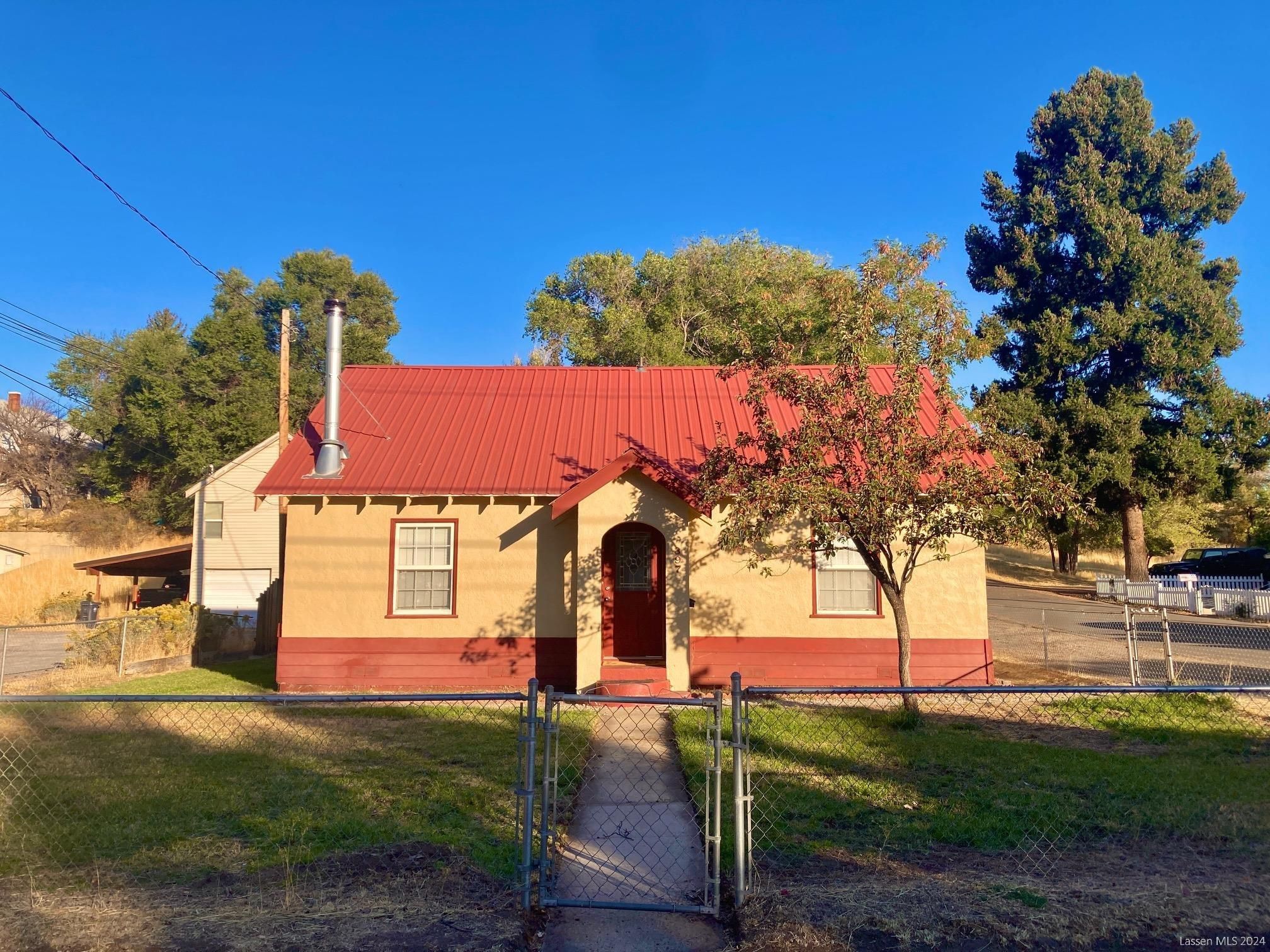 397 Richmond Rd, Susanville, CA 96130 - See Est. Value, Schools & More