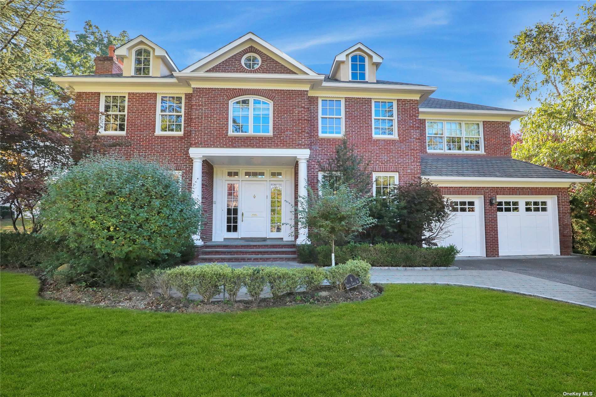 6 N Circle Dr, Great Neck, NY 11021 - See Est. Value, Schools & More