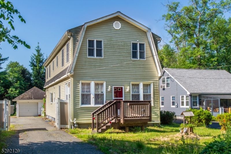 15 John St, West Milford, NJ 07480 - See Est. Value, Schools & More
