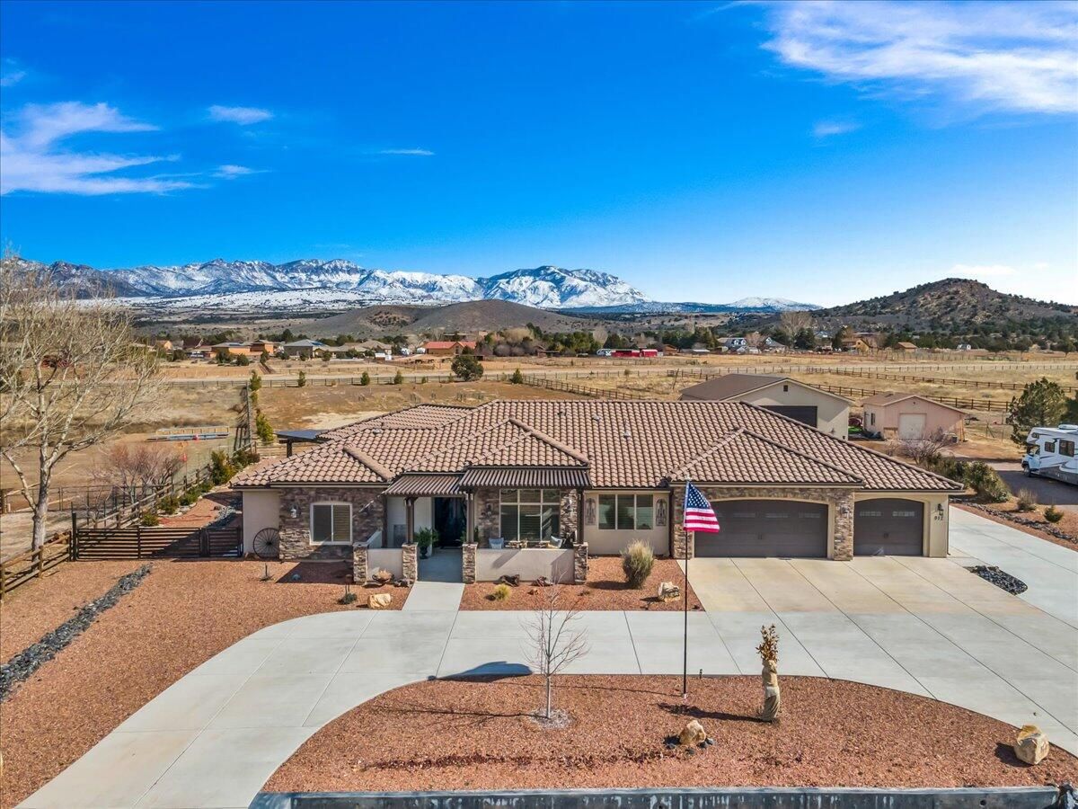 912 N Old Farms Rd, Dammeron Valley, UT 84783 | MLS# 24-248252 | Trulia