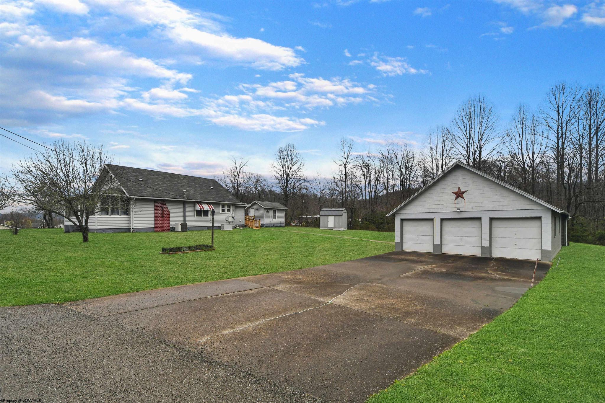 1606 Old Mill Rd, Weston, WV 26452 - See Est. Value, Schools & More