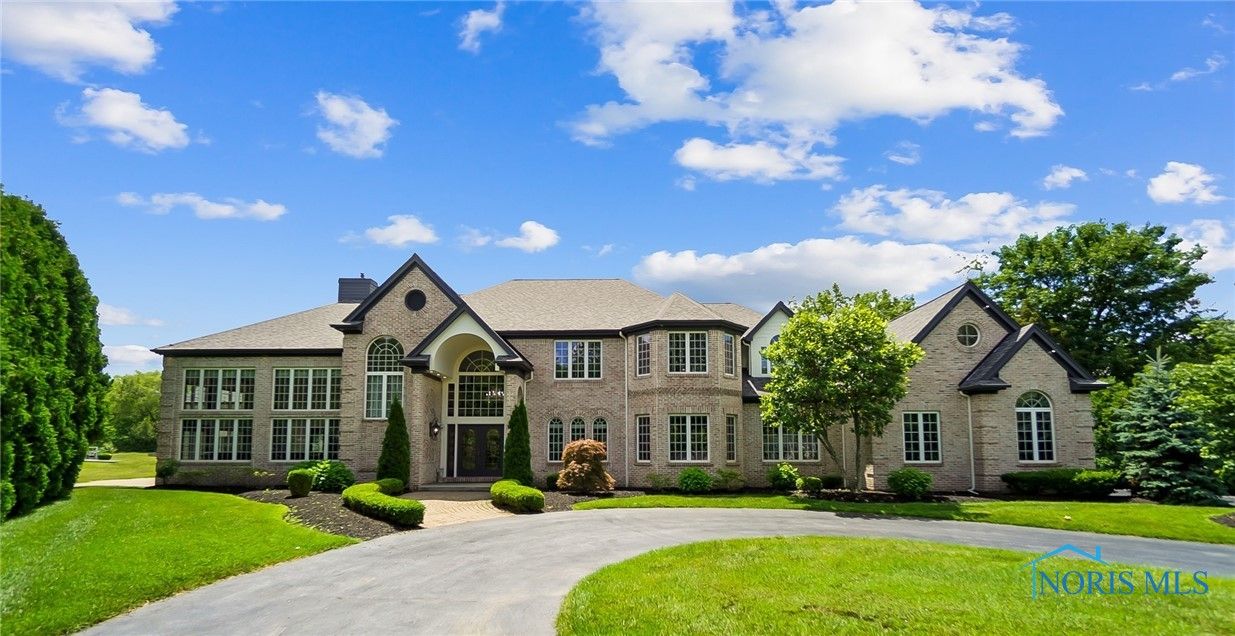 3249 Deep Water Ln, Maumee, OH 43537 - See Est. Value, Schools & More