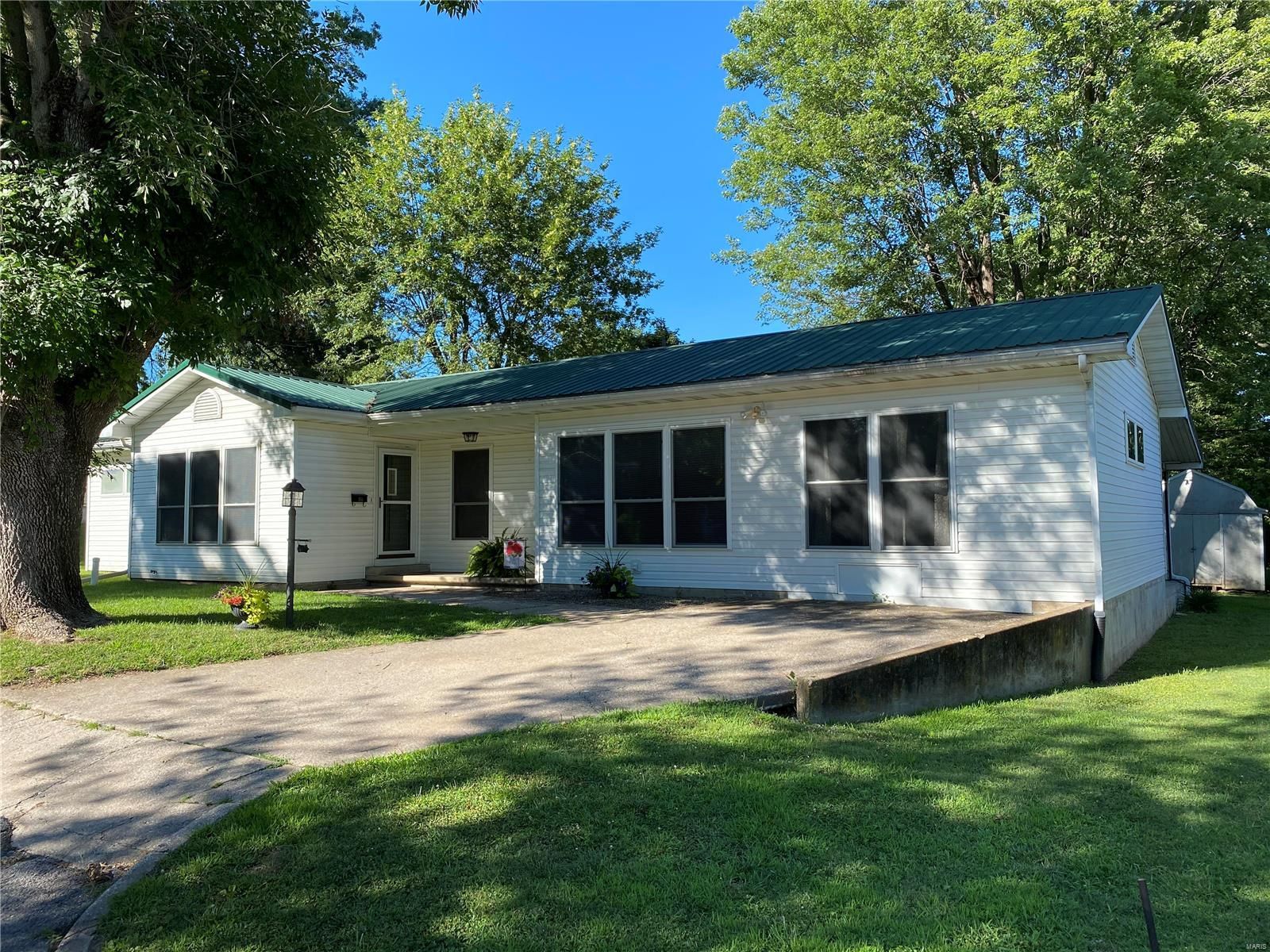 103 Francis Dr, Louisiana, MO 63353 - See Est. Value, Schools & More