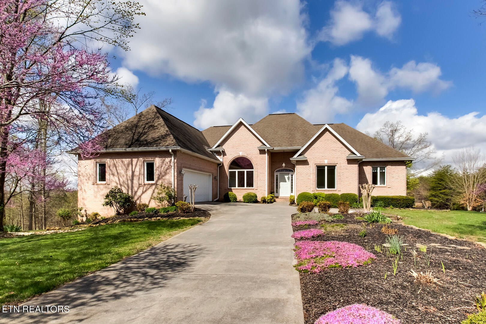 3235 Topside Dr, Kodak, TN 37764 | MLS# 1257579 | Trulia