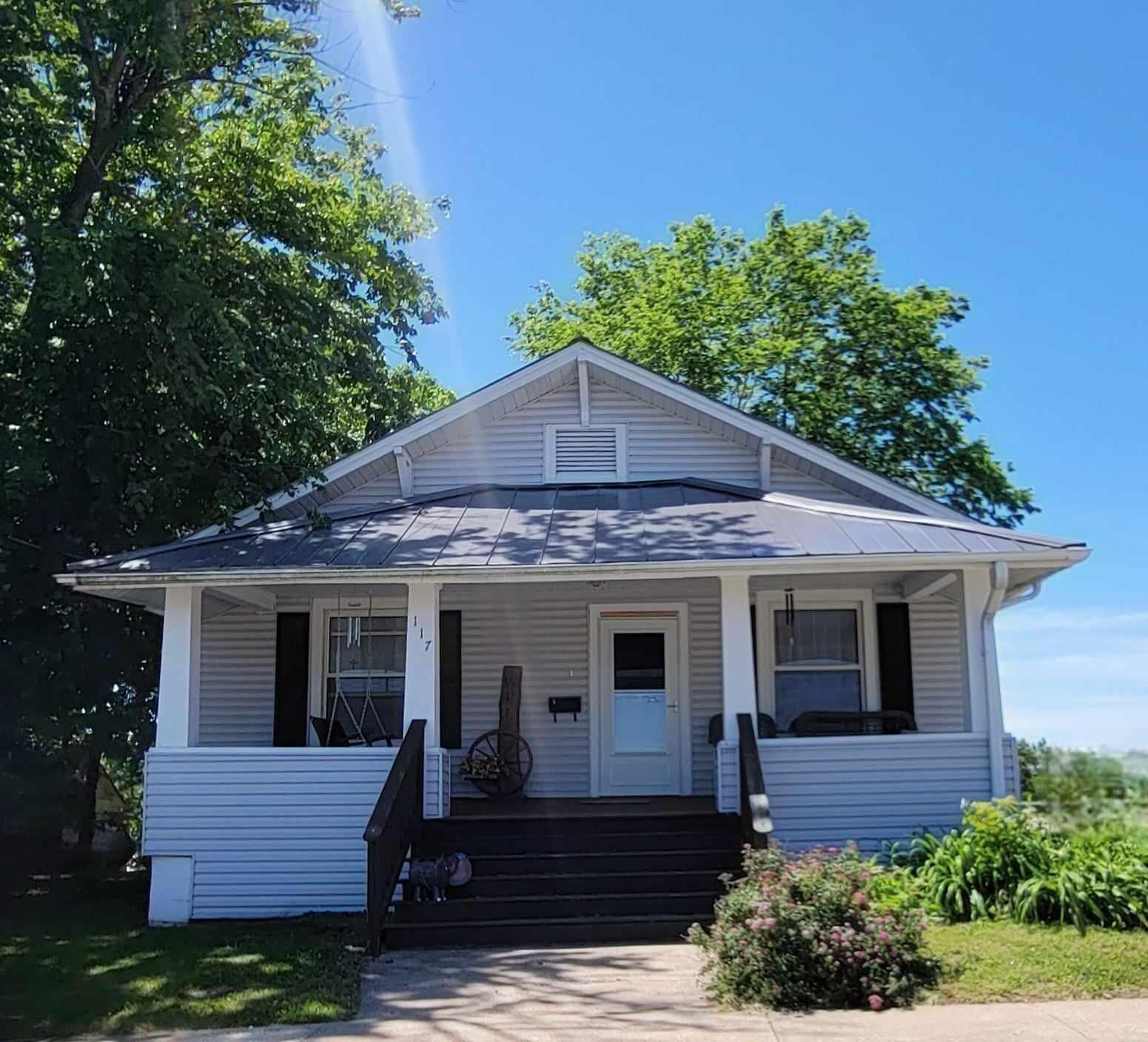 117 E Locust St, Paris, MO 65275 - See Est. Value, Schools & More