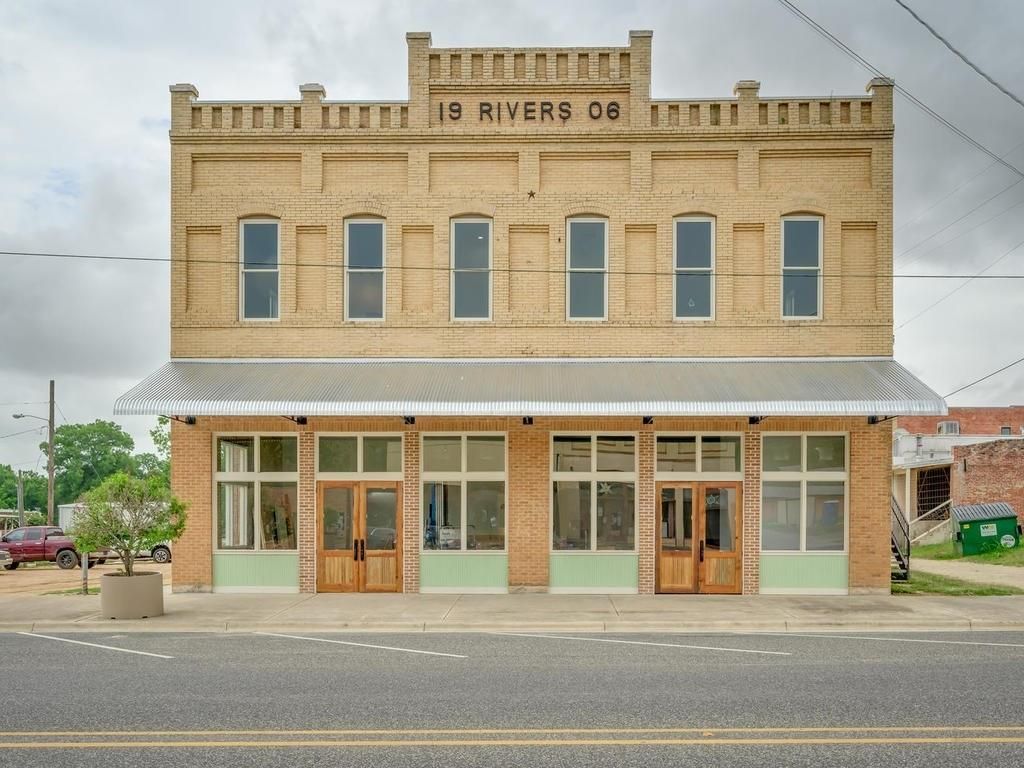 110 S Main St #206, Elgin, TX 78621 - See Est. Value, Schools & More