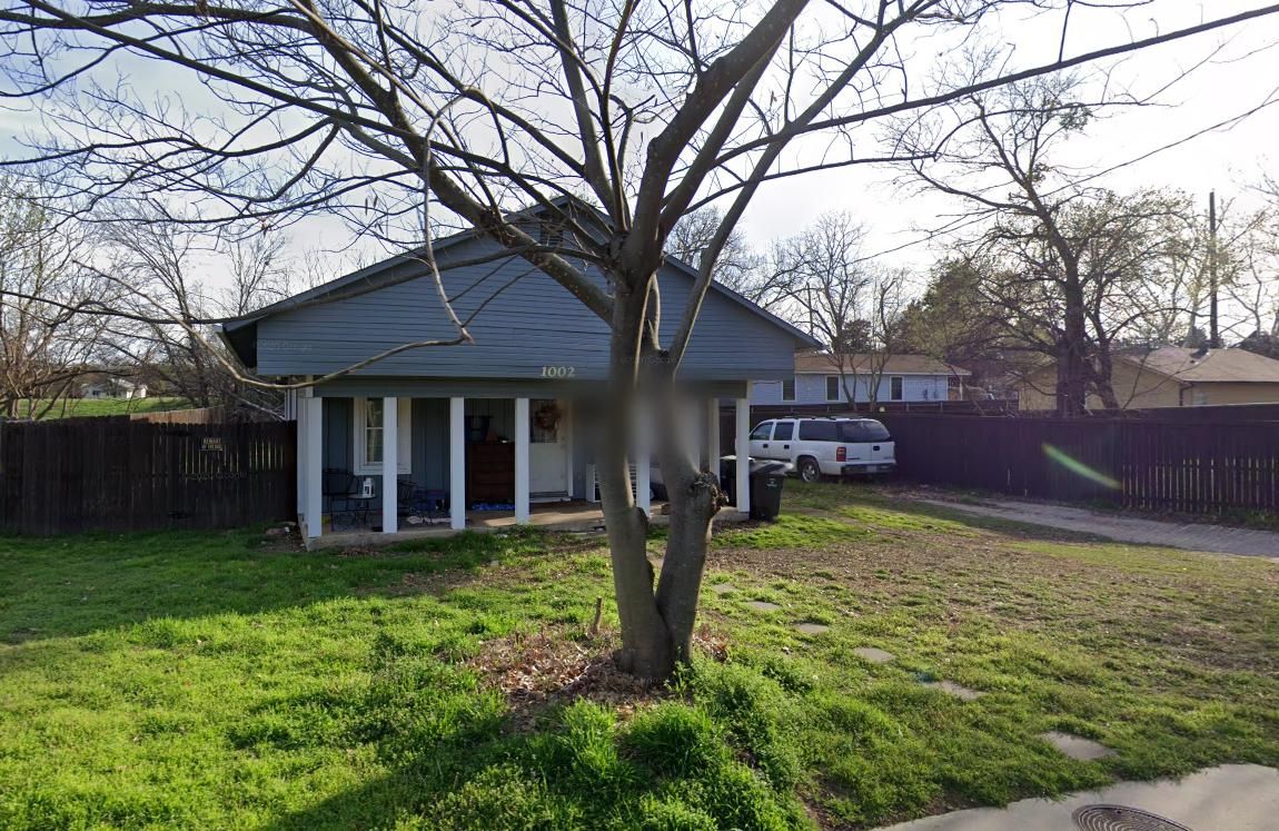 1002 E Sycamore St, Denton, TX 76205 - See Est. Value, Schools & More