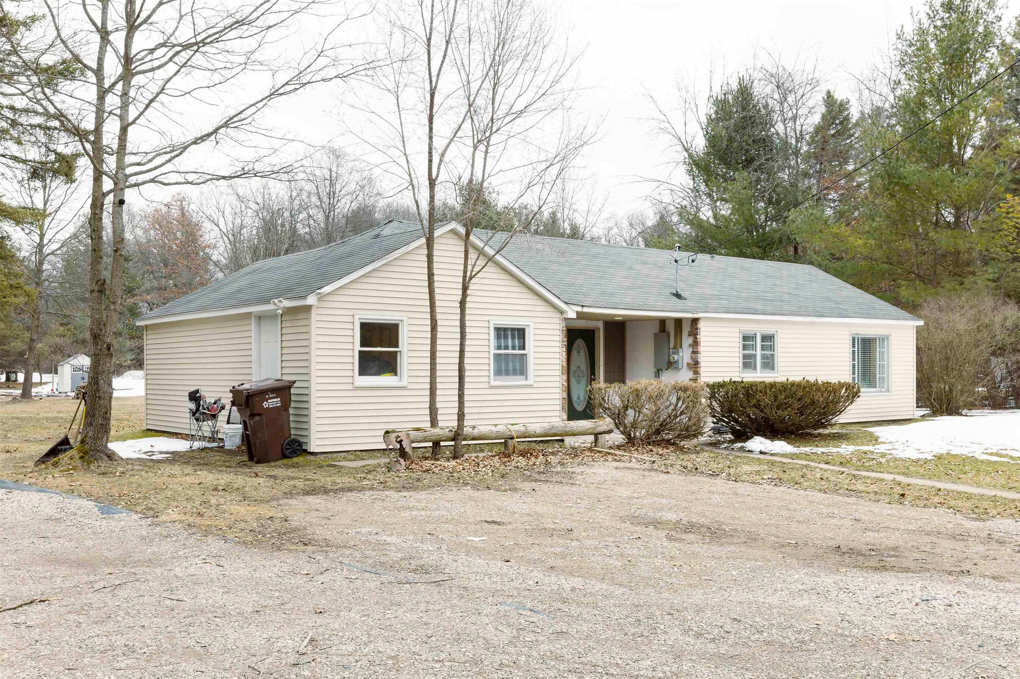 3004 N Stark Rd, Midland, MI 48642 - See Est. Value, Schools & More