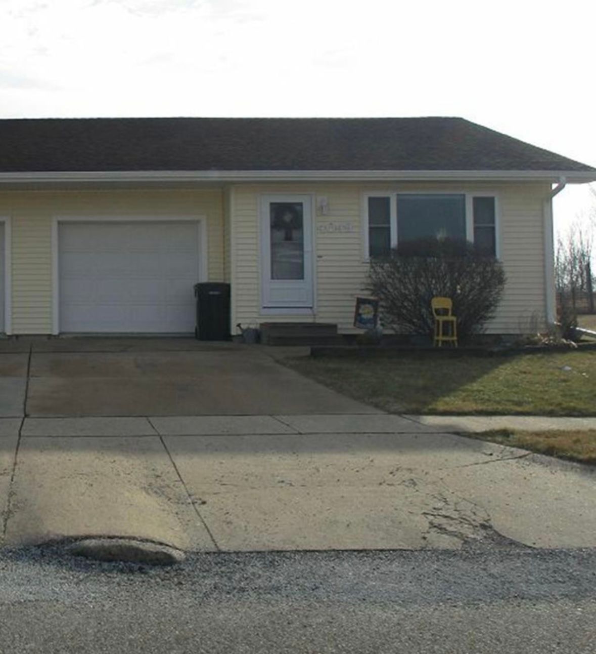 4049 Matthew Dr, Waterloo, IA 50701 - See Est. Value, Schools & More