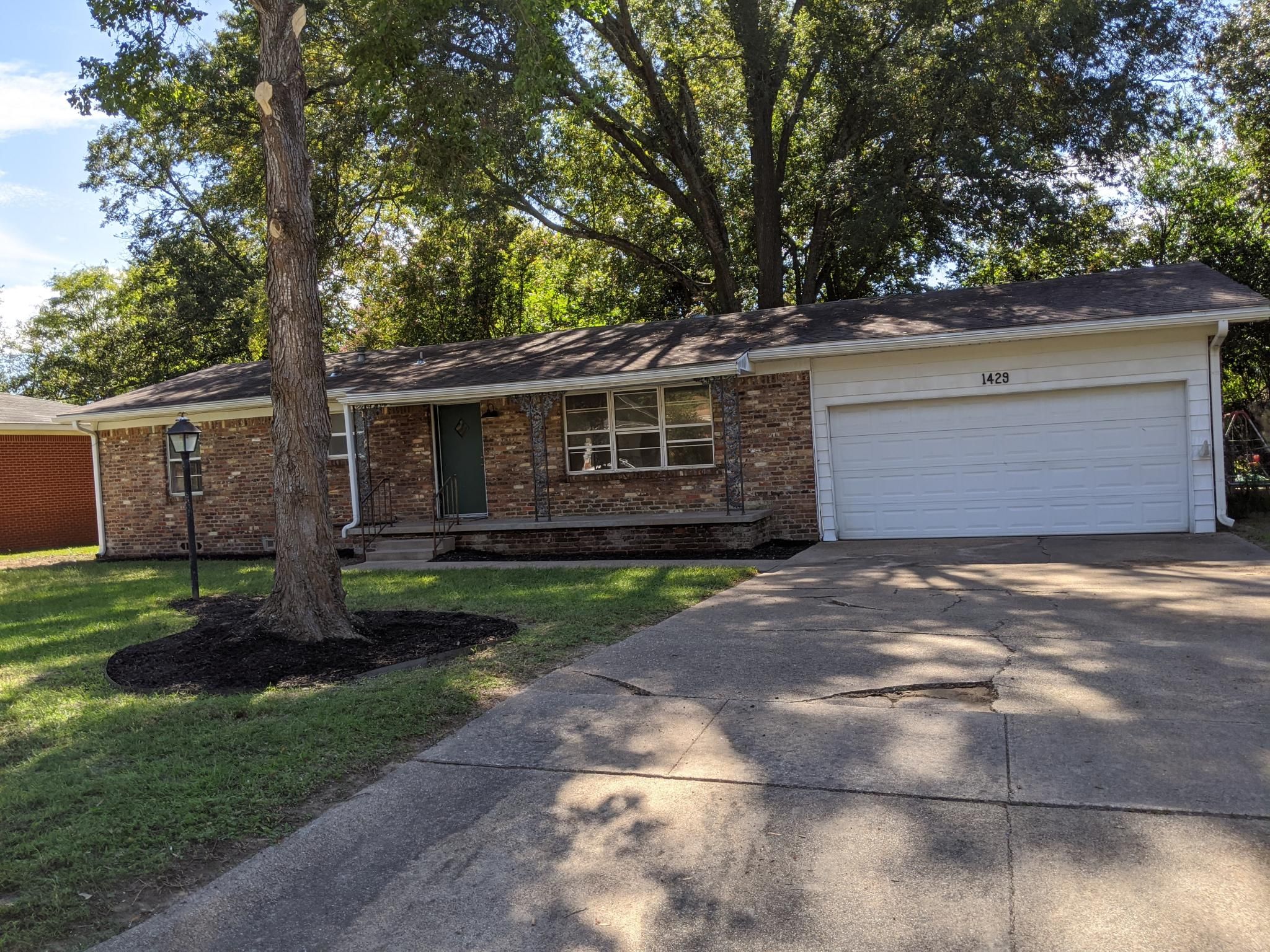 1429 Pettit Dr, Tyler, TX 75701 - See Est. Value, Schools & More