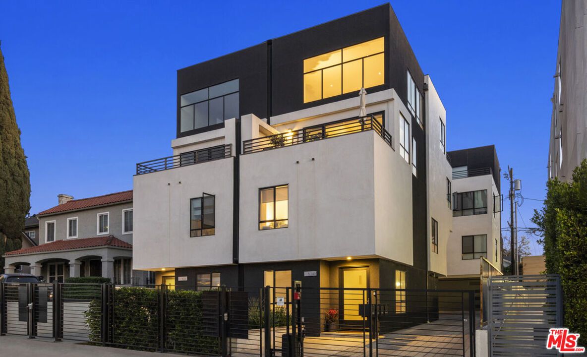 5014 Rosewood Ave, Los Angeles, CA 90004 - See Est. Value, Schools & More