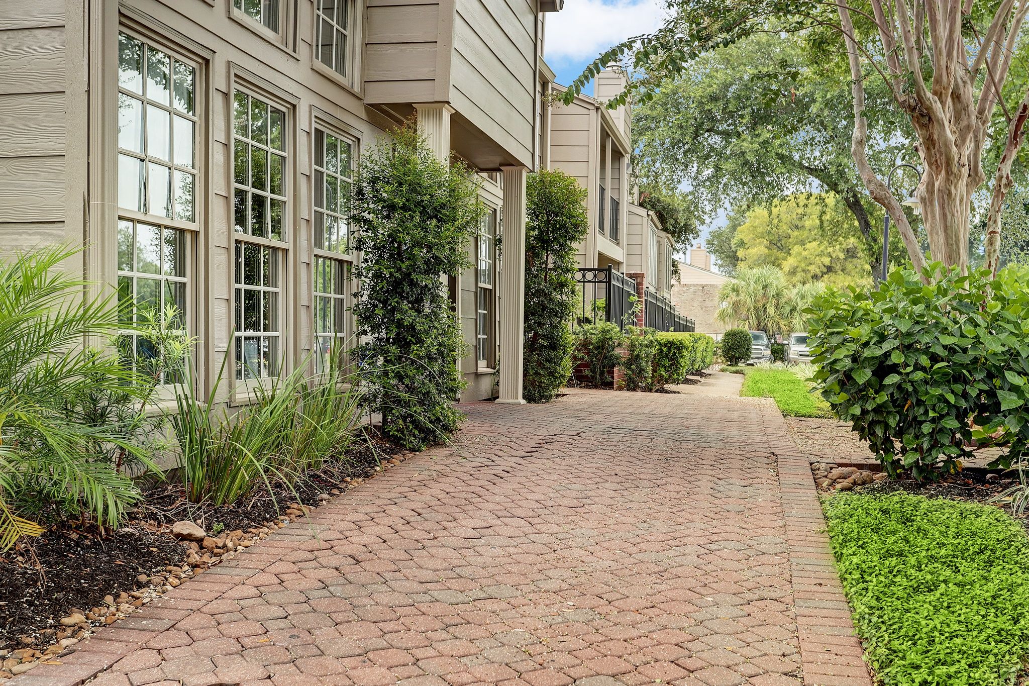 8155 Richmond Ave #1003, Houston, TX 77063 - See Est. Value, Schools & More