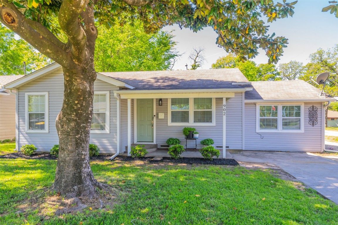 902 Howard St, Seagoville, TX 75159 - See Est. Value, Schools & More