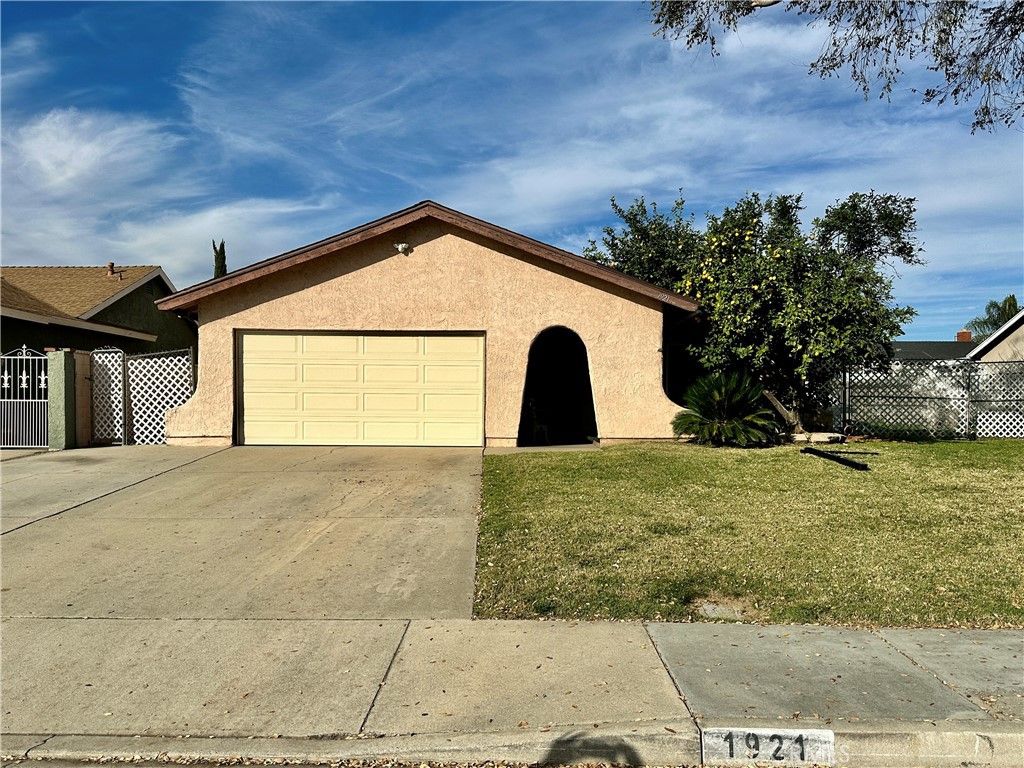 1921 E Saint Andrews Dr, Ontario, CA 91761 - See Est. Value, Schools & More