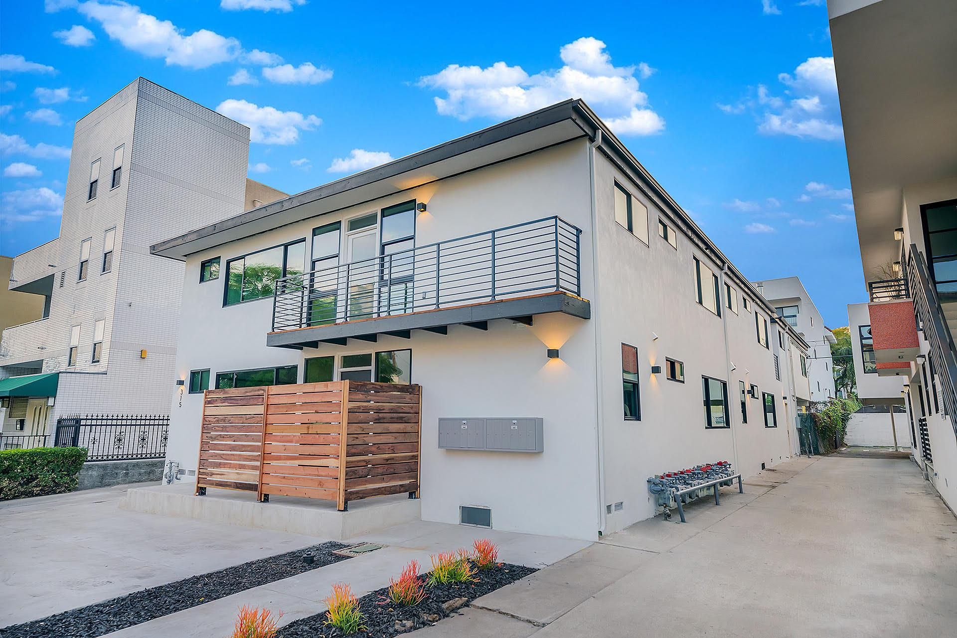 315 S Hamel Rd #4, Los Angeles, CA 90048 - See Est. Value, Schools & More