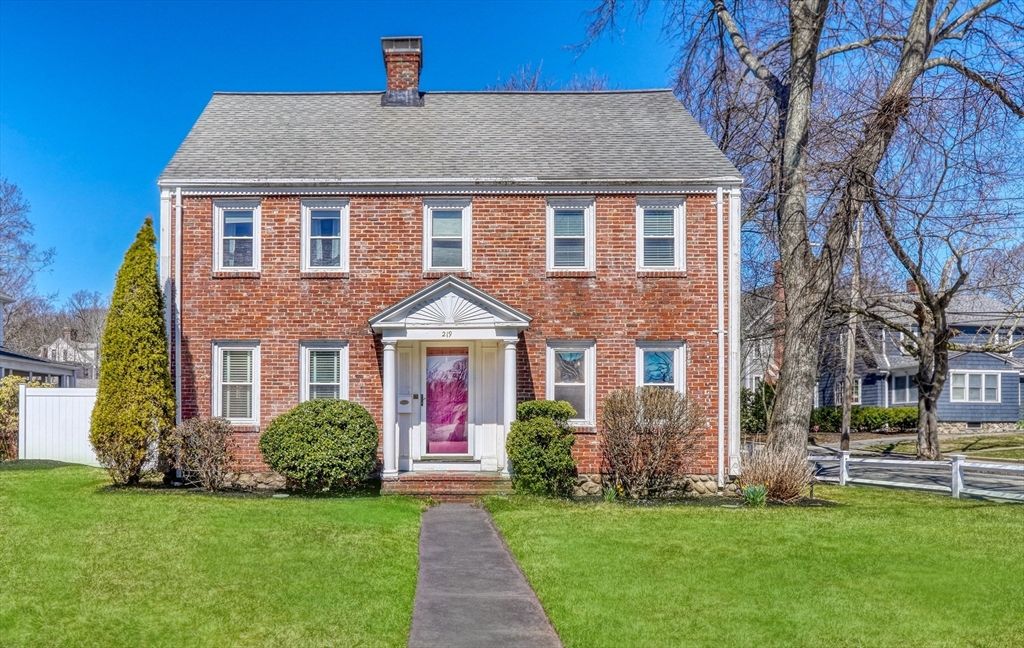 219 Melrose St, Melrose, MA 02176 - See Est. Value, Schools & More