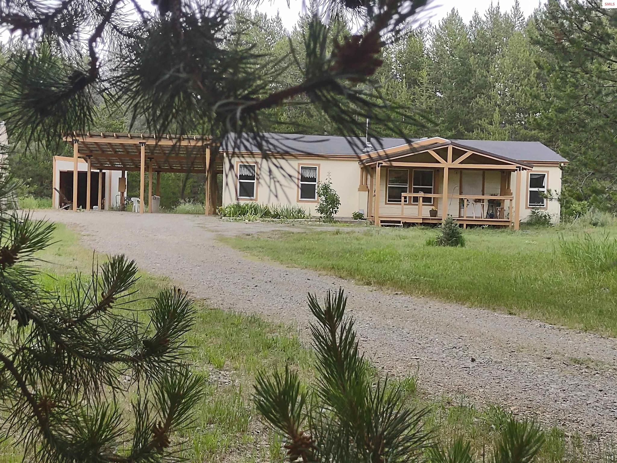 523 Herrmann Lake Rd, Sagle, ID 83860 - See Est. Value, Schools & More