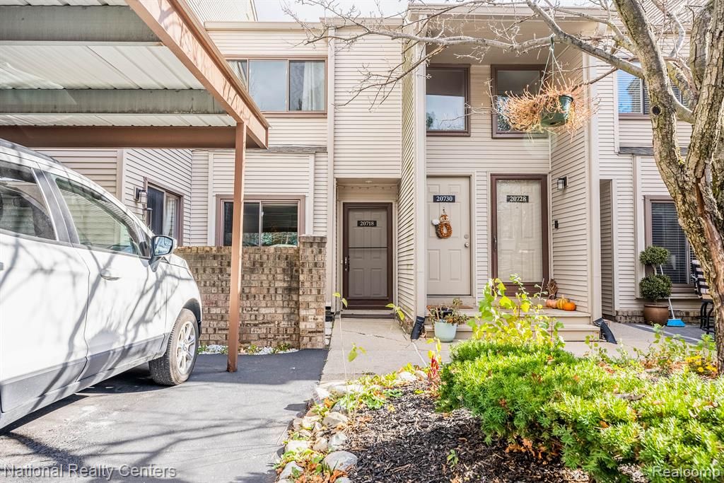 20718 Taft Rd, Northville, MI 48167 - See Est. Value, Schools & More