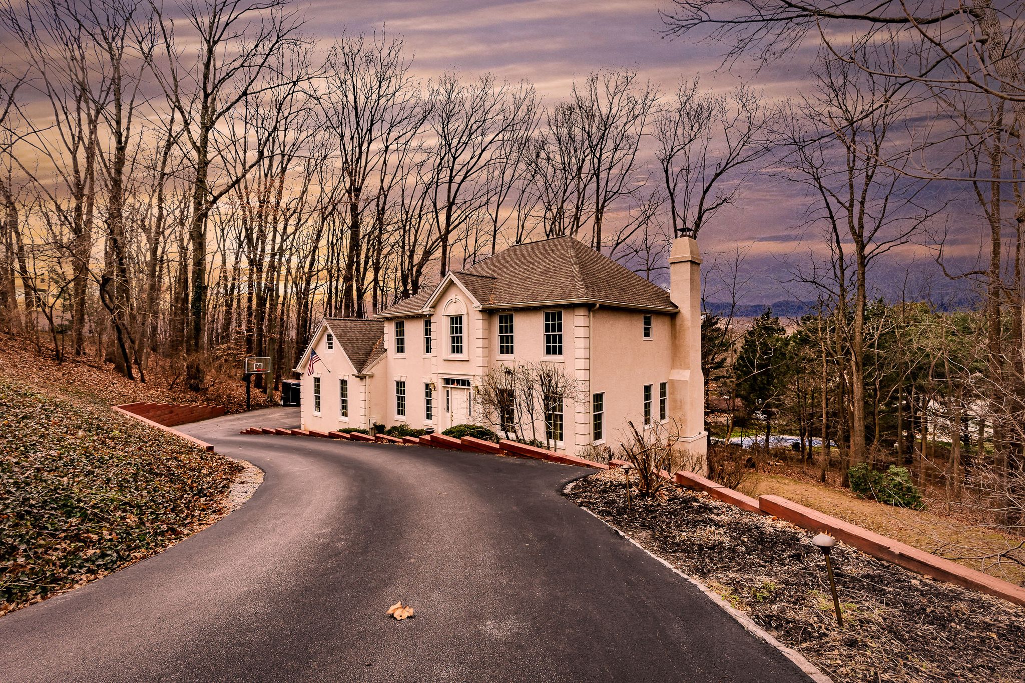 8 Oak Glen Dr, Malvern, PA 19355 - See Est. Value, Schools & More