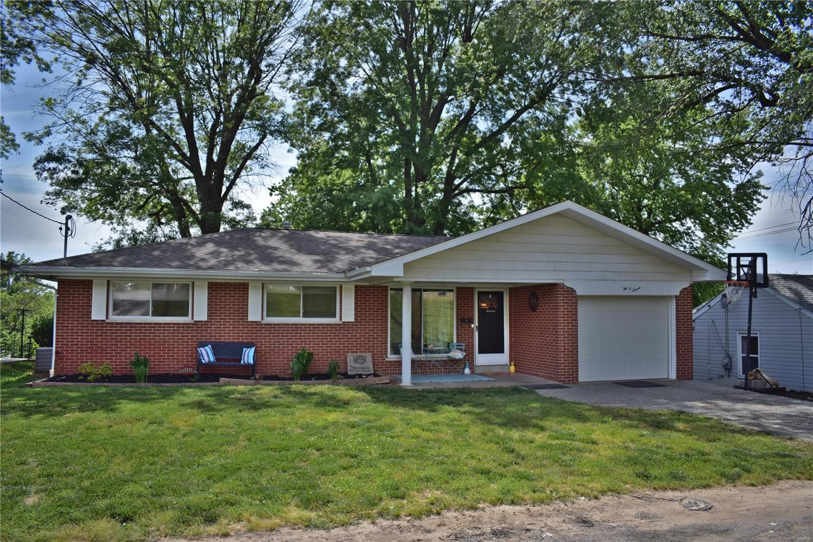 207 S Riebeling St, Columbia, IL 62236 - See Est. Value, Schools & More