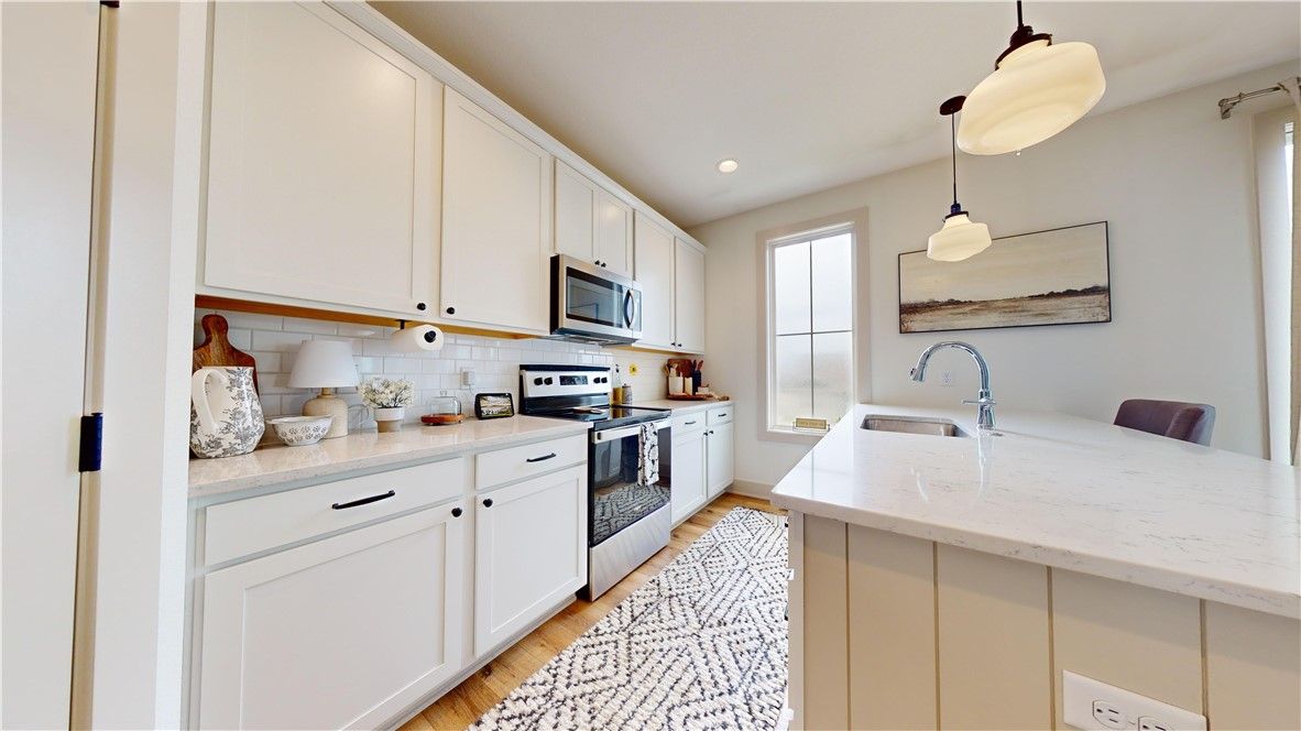 800 Spruce St NW, Bondurant, IA 50035 - See Est. Value, Schools & More