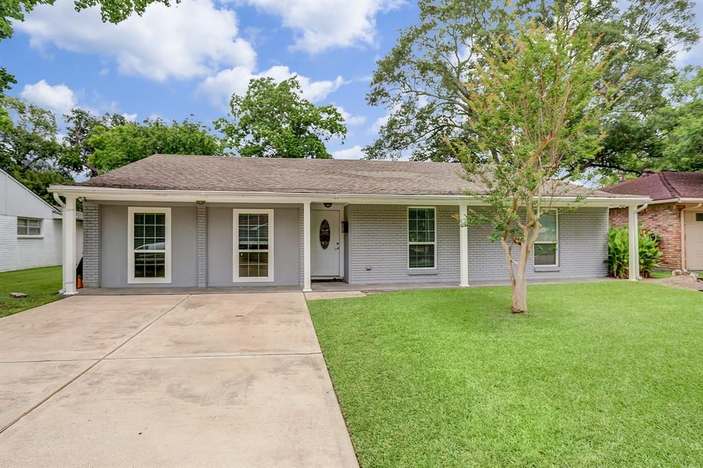 12329 Ashcroft Dr, Houston, TX 77035 - See Est. Value, Schools & More