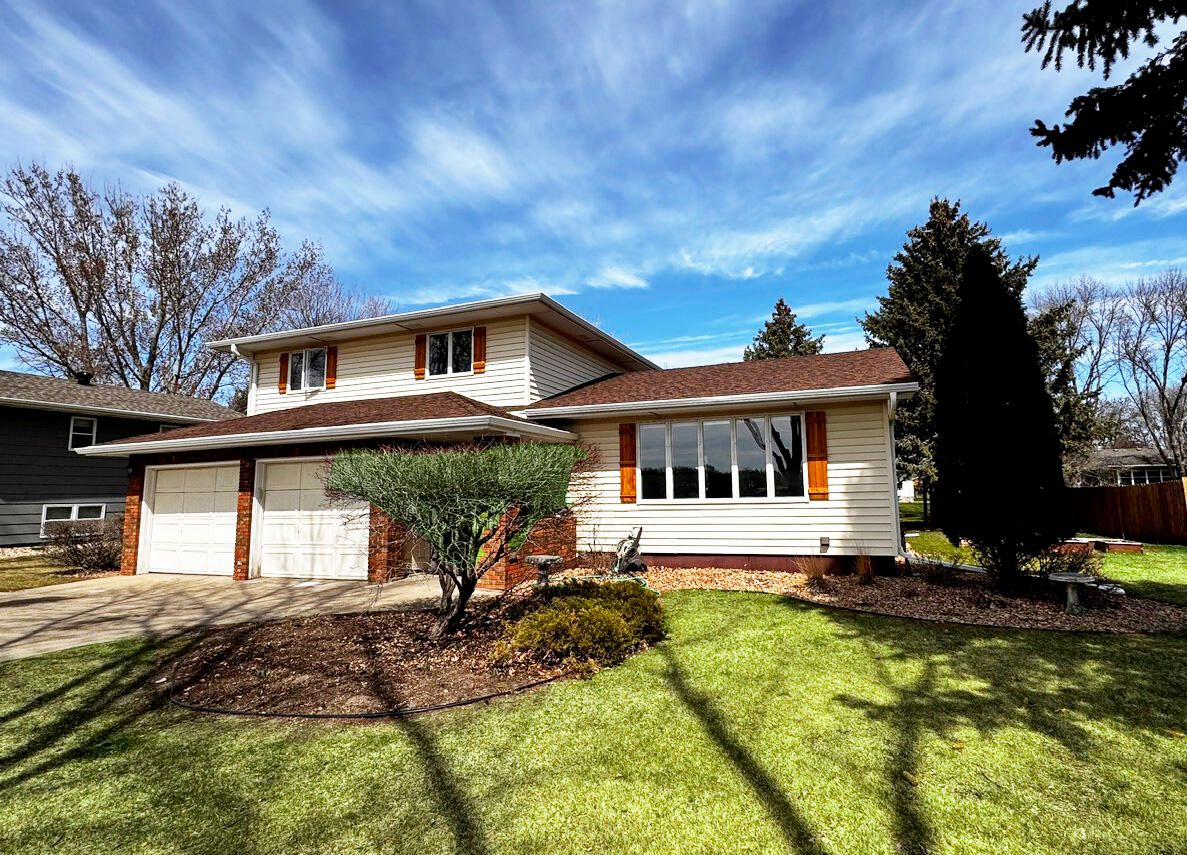 1103 15th Ave NE, Aberdeen, SD 57401 - See Est. Value, Schools & More