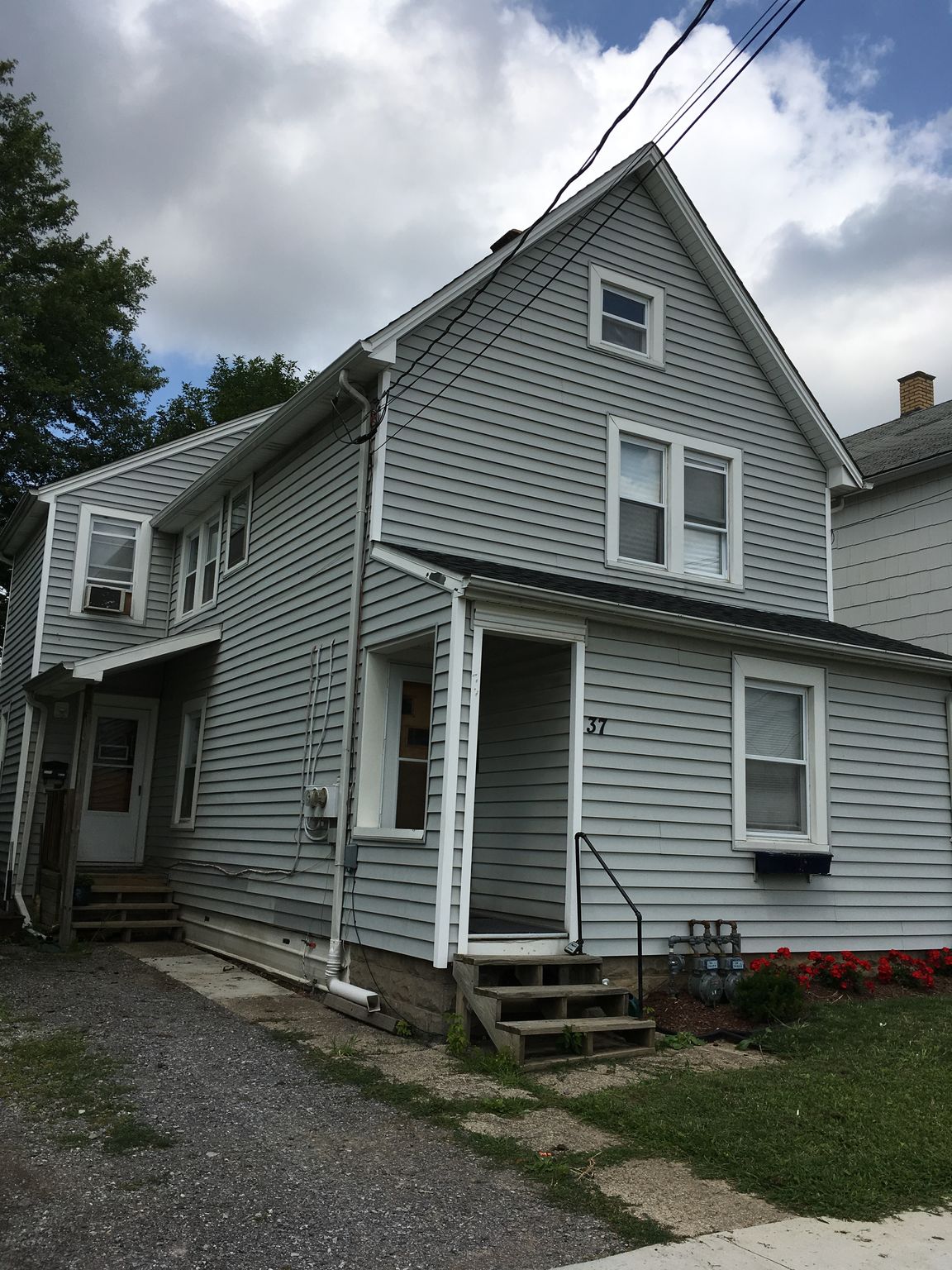 37 Wayne St, Depew, NY 14086 - See Est. Value, Schools & More